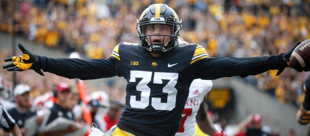 Riley Moss Carried The Iowa Hawkeyes Football Team To A Victory At ...