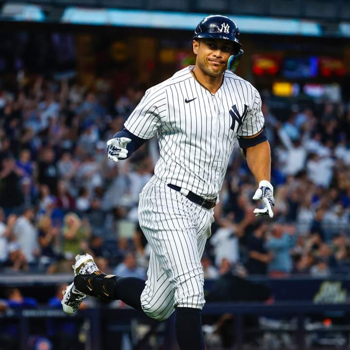 Giancarlo Stanton Is A Standout For The New York Yankees ⚾ Team ...