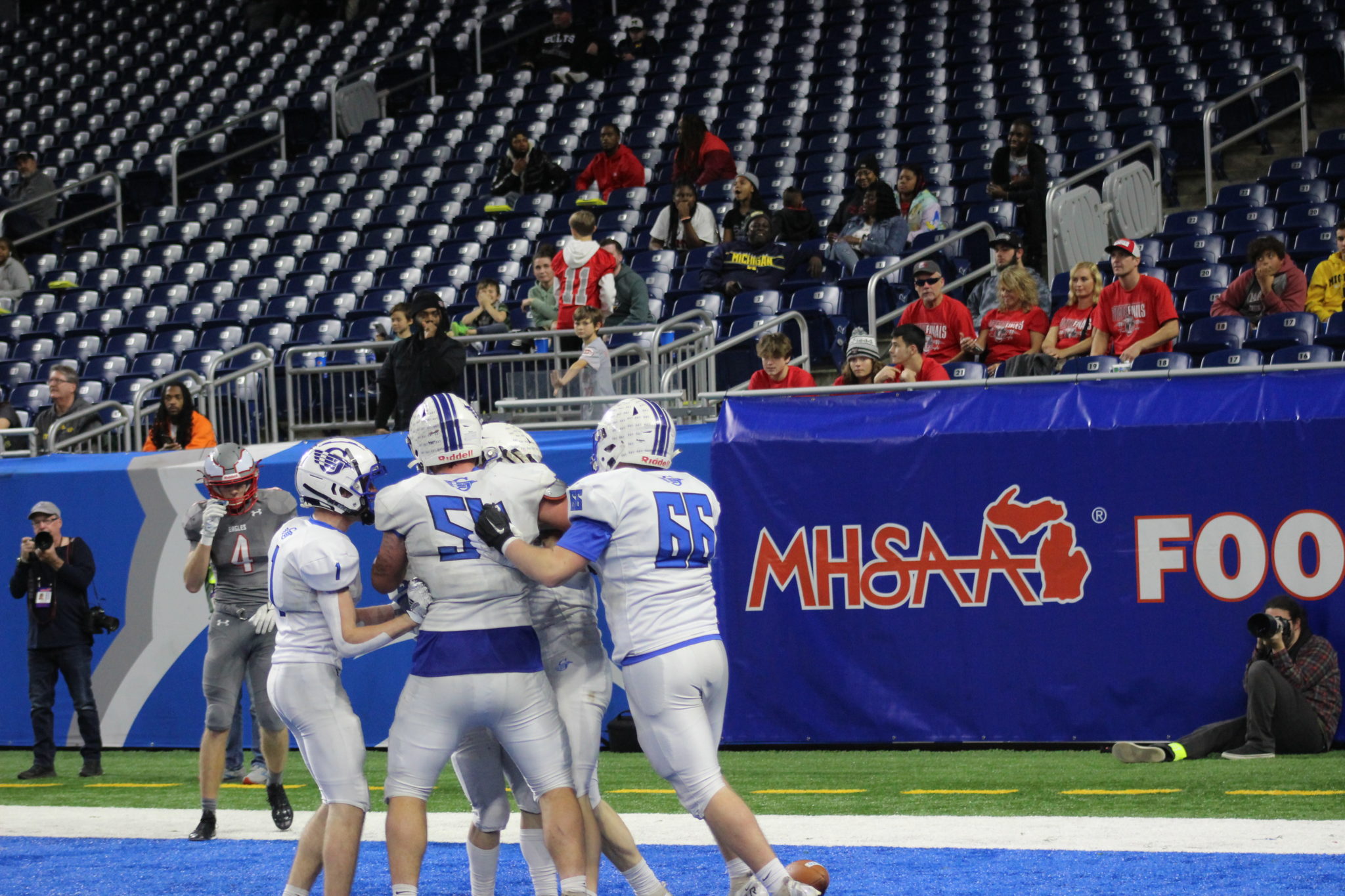 Gladwin Flying GS Football Team 2022 Division 5 State Champions ...